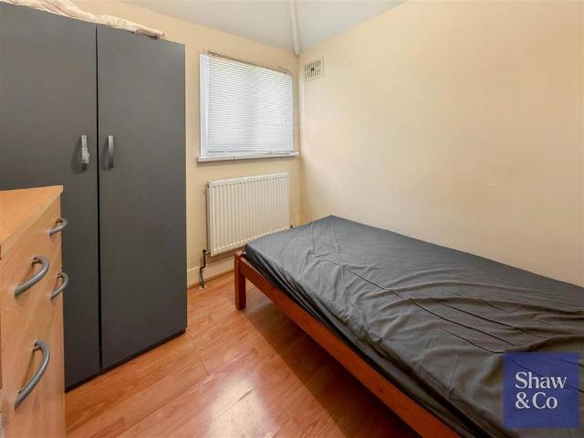 5 bedroom semi detached house to rent