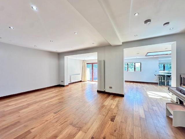 5 bedroom semi detached house to rent