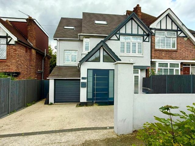 5 bedroom semi detached house to rent