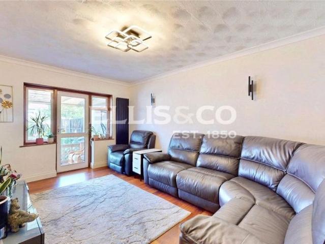 5 bedroom semi detached house to rent