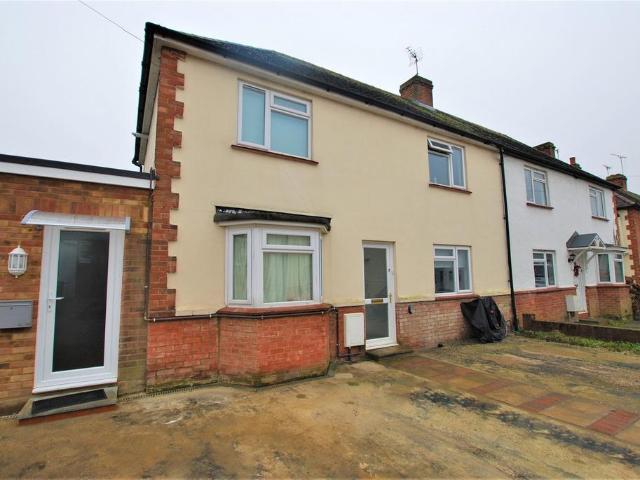 5 bedroom semi detached house to rent