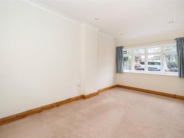 5 bedroom semi detached house to rent