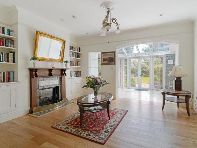 5 bedroom semi detached house to rent