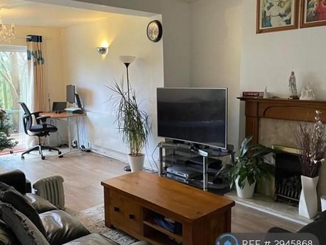 5 bedroom semi detached house to rent
