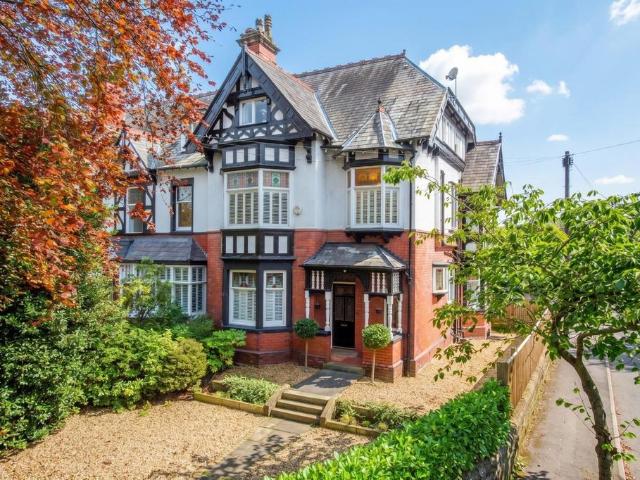 5 bedroom semi detached house to rent