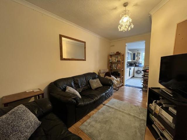 5 bedroom semi detached house to rent