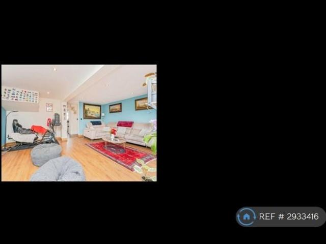 5 bedroom semi detached house to rent
