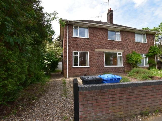 5 bedroom semi detached house to rent