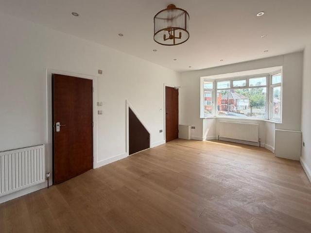 5 bedroom semi detached house to rent