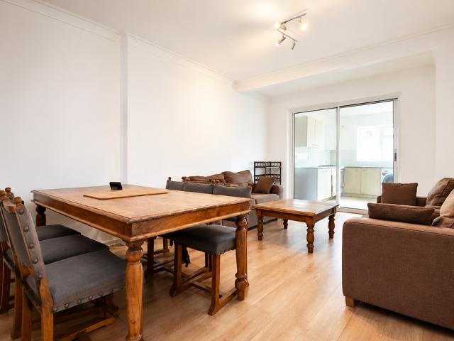 5 bedroom semi detached house to rent
