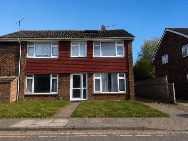 5 bedroom semi detached house to rent