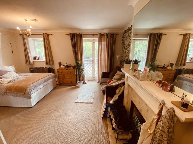 5 bedroom semi detached house to rent