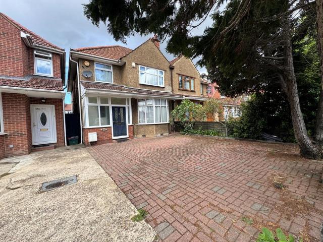 5 bedroom semi detached house to rent