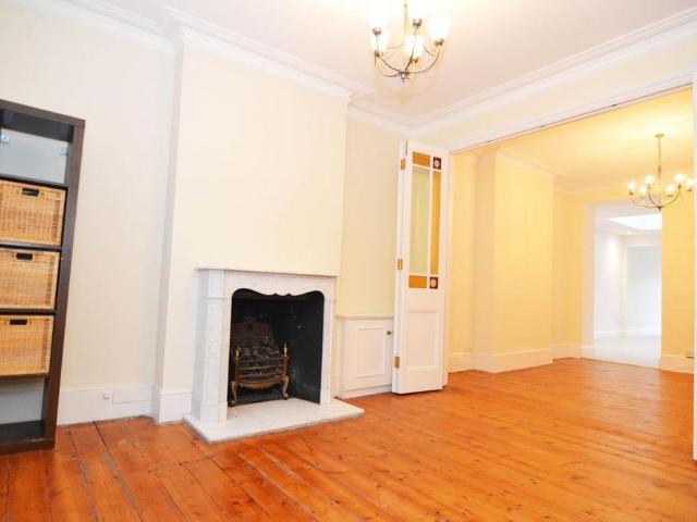 5 bedroom semi detached house to rent