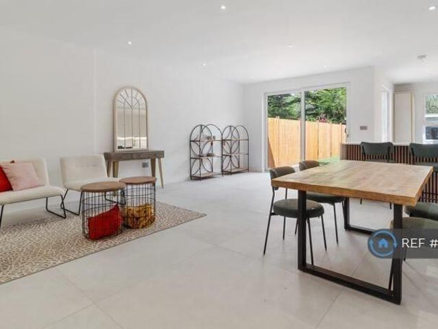 5 bedroom semi detached house to rent
