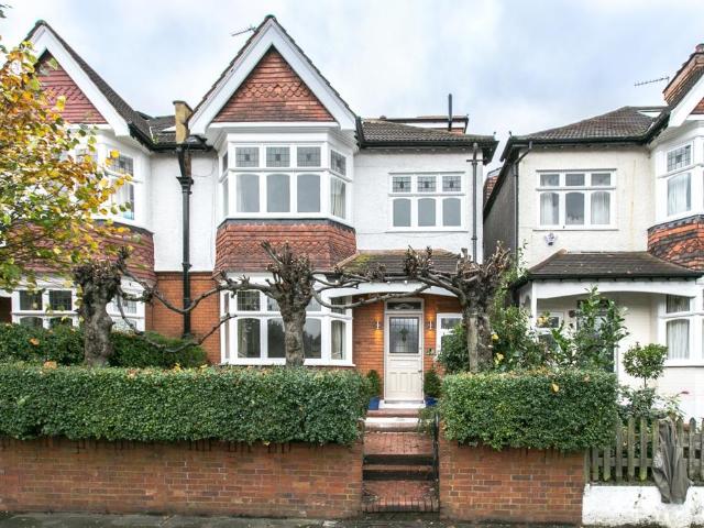 5 bedroom semi detached house to rent