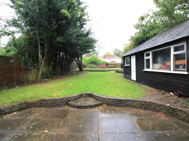 5 bedroom semi detached house to rent