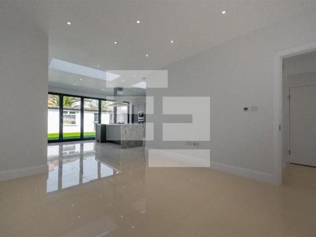 5 bedroom semi detached house to rent