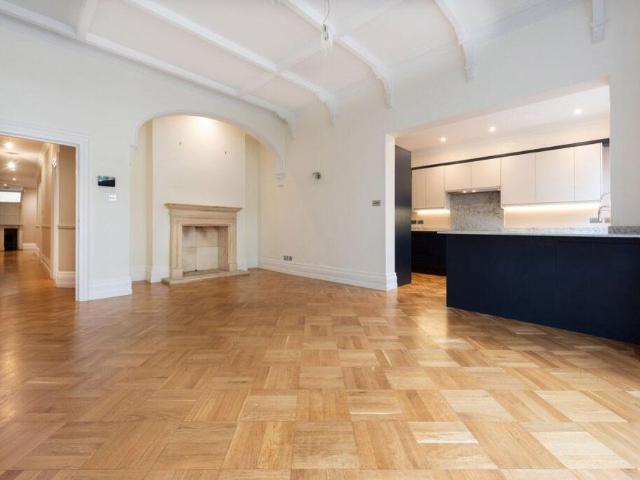5 bedroom semi detached house to rent
