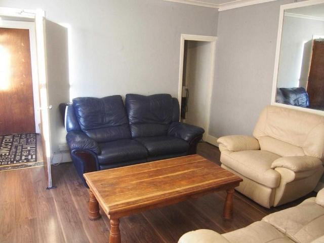 5 bedroom semi detached house to rent