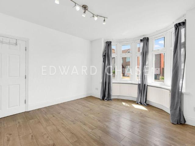 5 bedroom semi detached house to rent