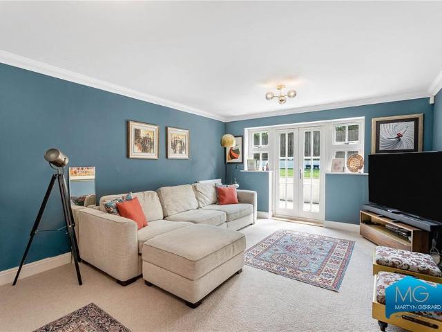 5 bedroom semi detached house to rent