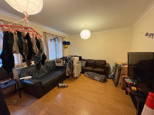 5 bedroom semi detached house to rent
