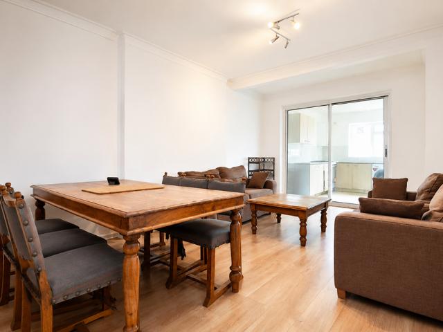 5 bedroom semi detached house to rent