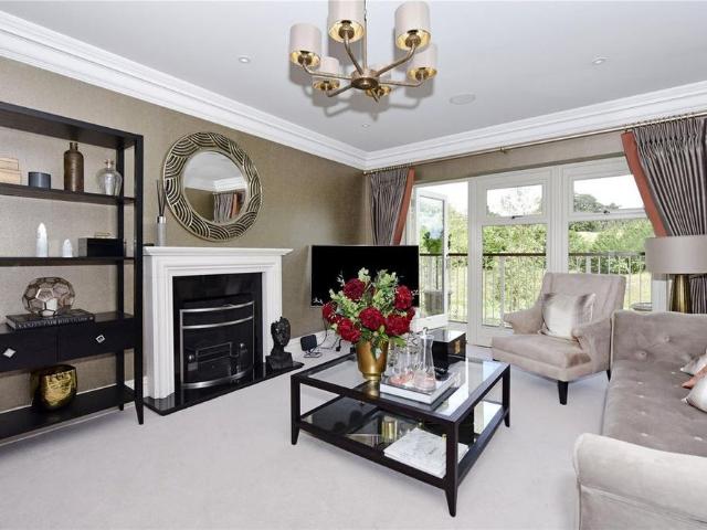 5 bedroom semi detached house to rent