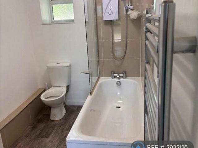 5 bedroom semi detached house to rent