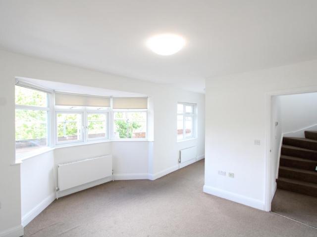5 bedroom semi detached house to rent