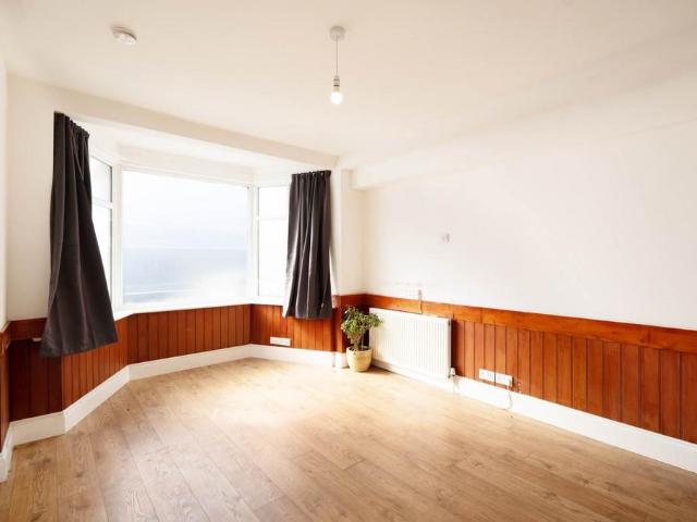 5 bedroom semi detached house to rent