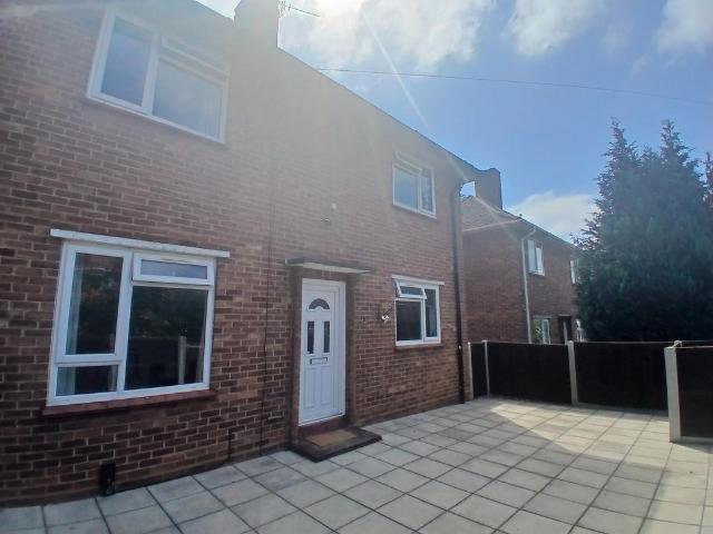 5 bedroom semi detached house to rent