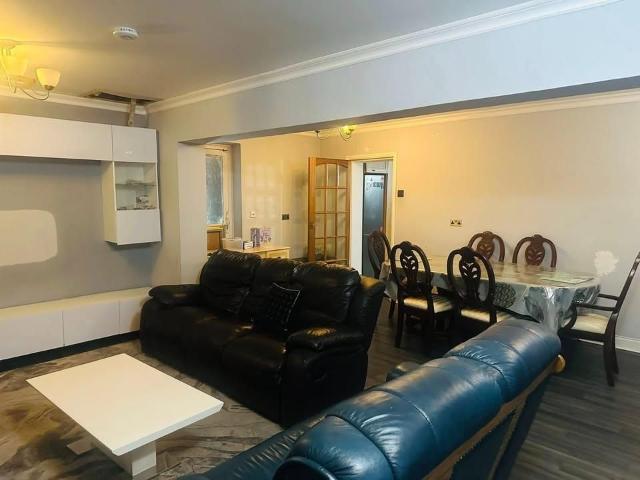 5 bedroom semi detached house to rent