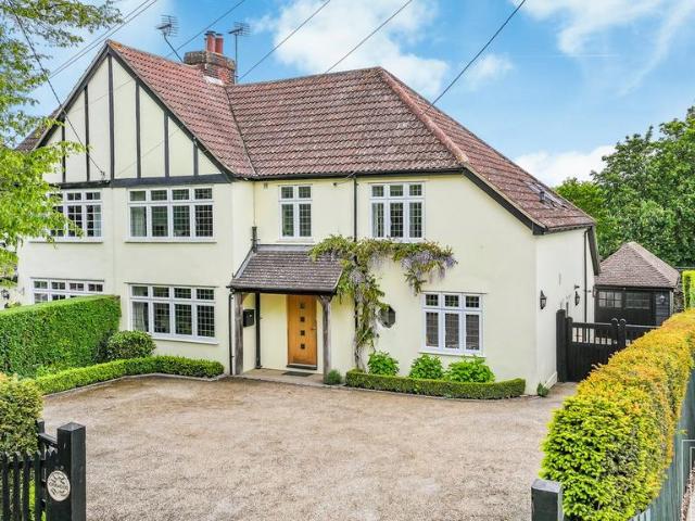 5 bedroom semi detached house for sale