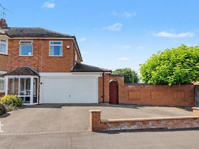 5 bedroom semi detached house for sale
