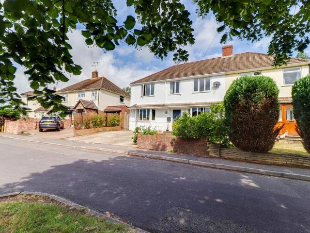 5 bedroom semi detached house for sale