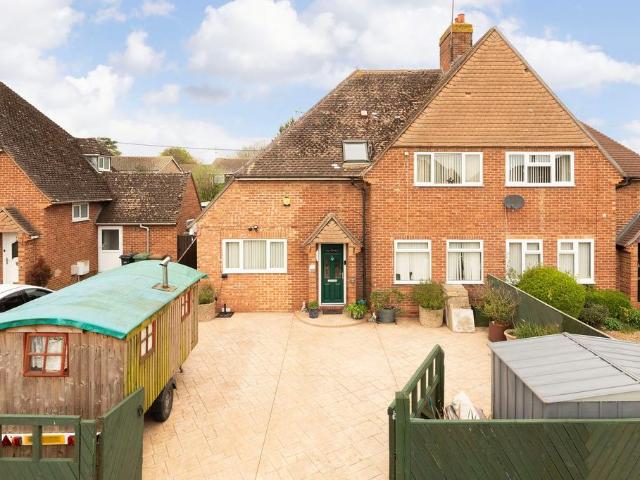 5 bedroom semi detached house for sale
