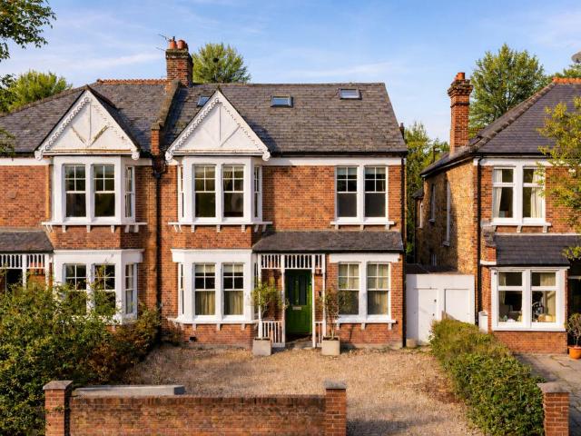 5 bedroom semi detached house for sale