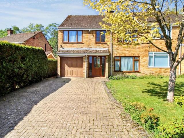 5 bedroom semi detached house for sale