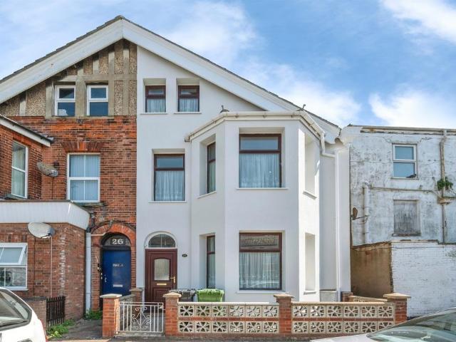 5 bedroom semi detached house for sale