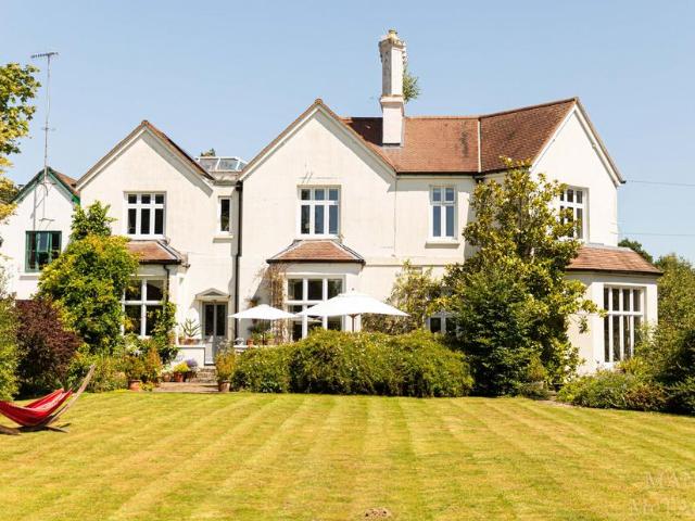 5 bedroom semi detached house for sale