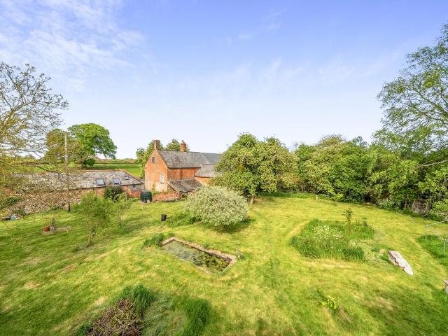 5 bedroom semi detached house for sale