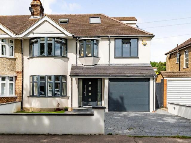 5 bedroom semi detached house for sale
