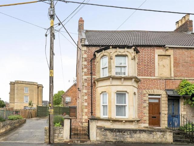 5 bedroom semi detached house for sale