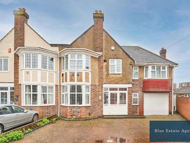 5 bedroom semi detached house for sale