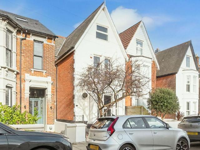 5 bedroom semi detached house for sale