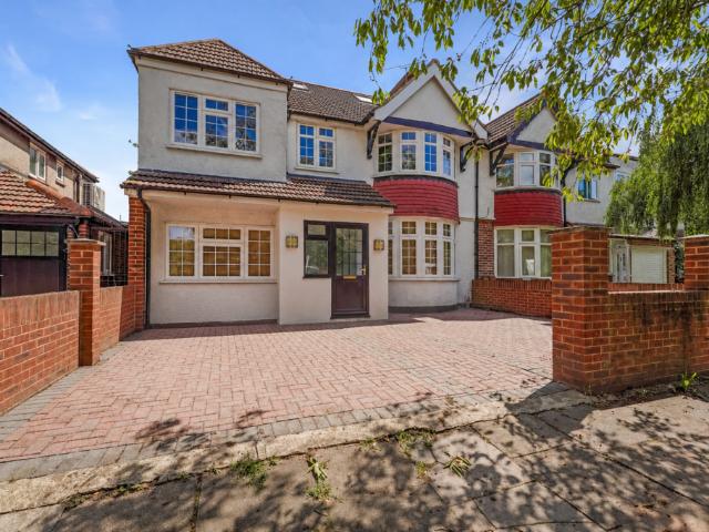 5 bedroom semi detached house for sale