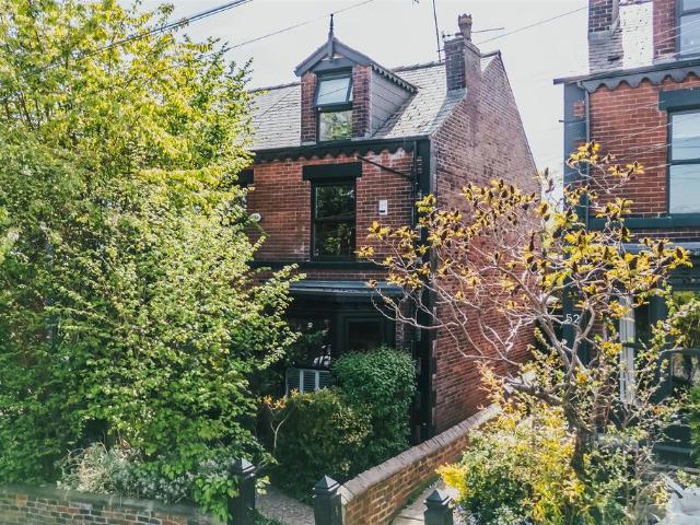 5 bedroom semi detached house for sale