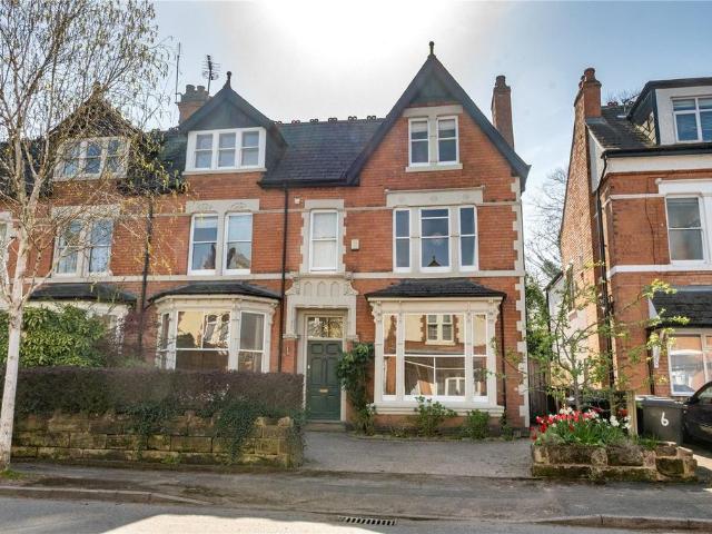 5 bedroom semi detached house for sale